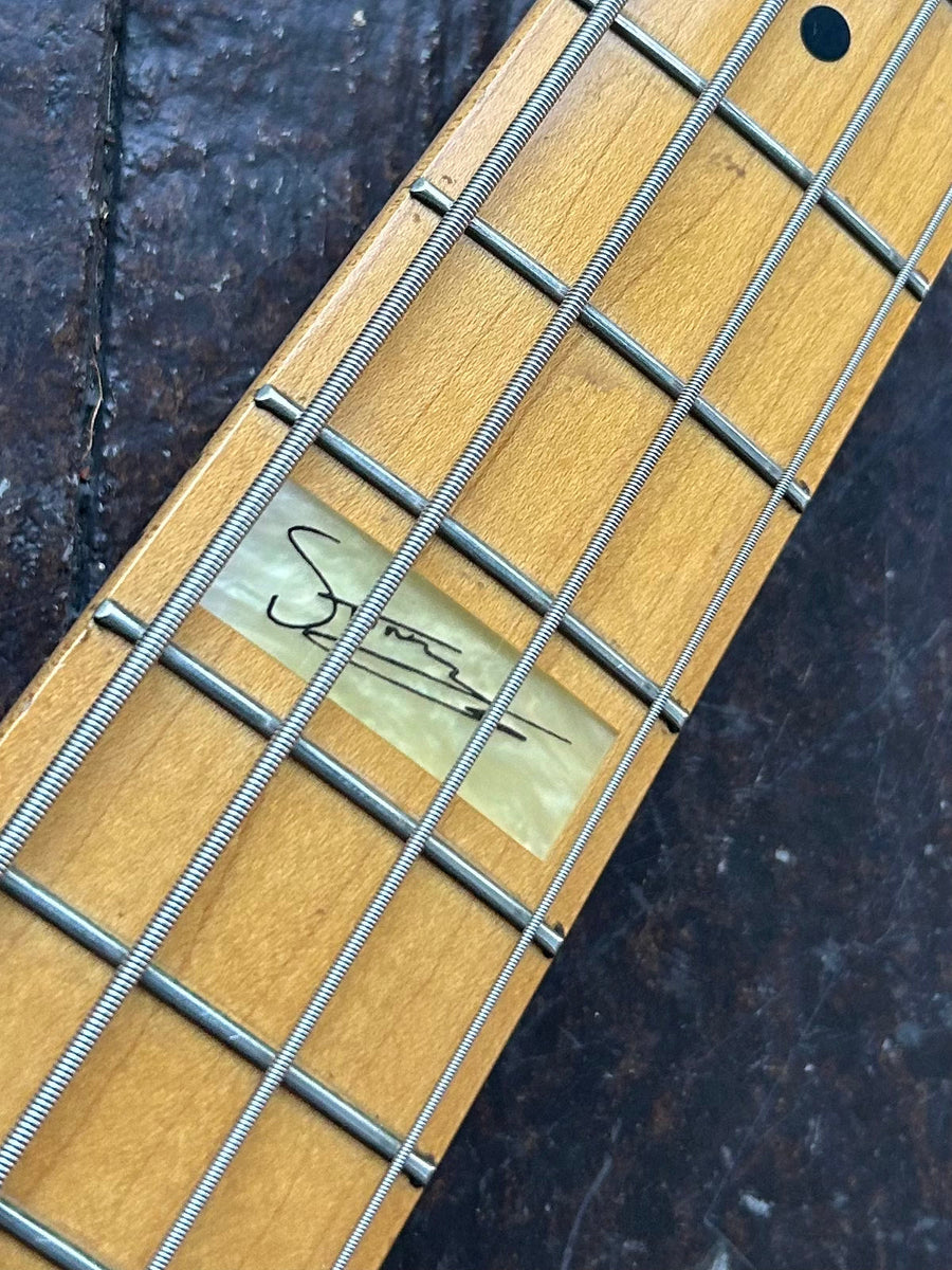 Fender Sting Artist Series Signature Precision Bass MIJ – Moze Guitars