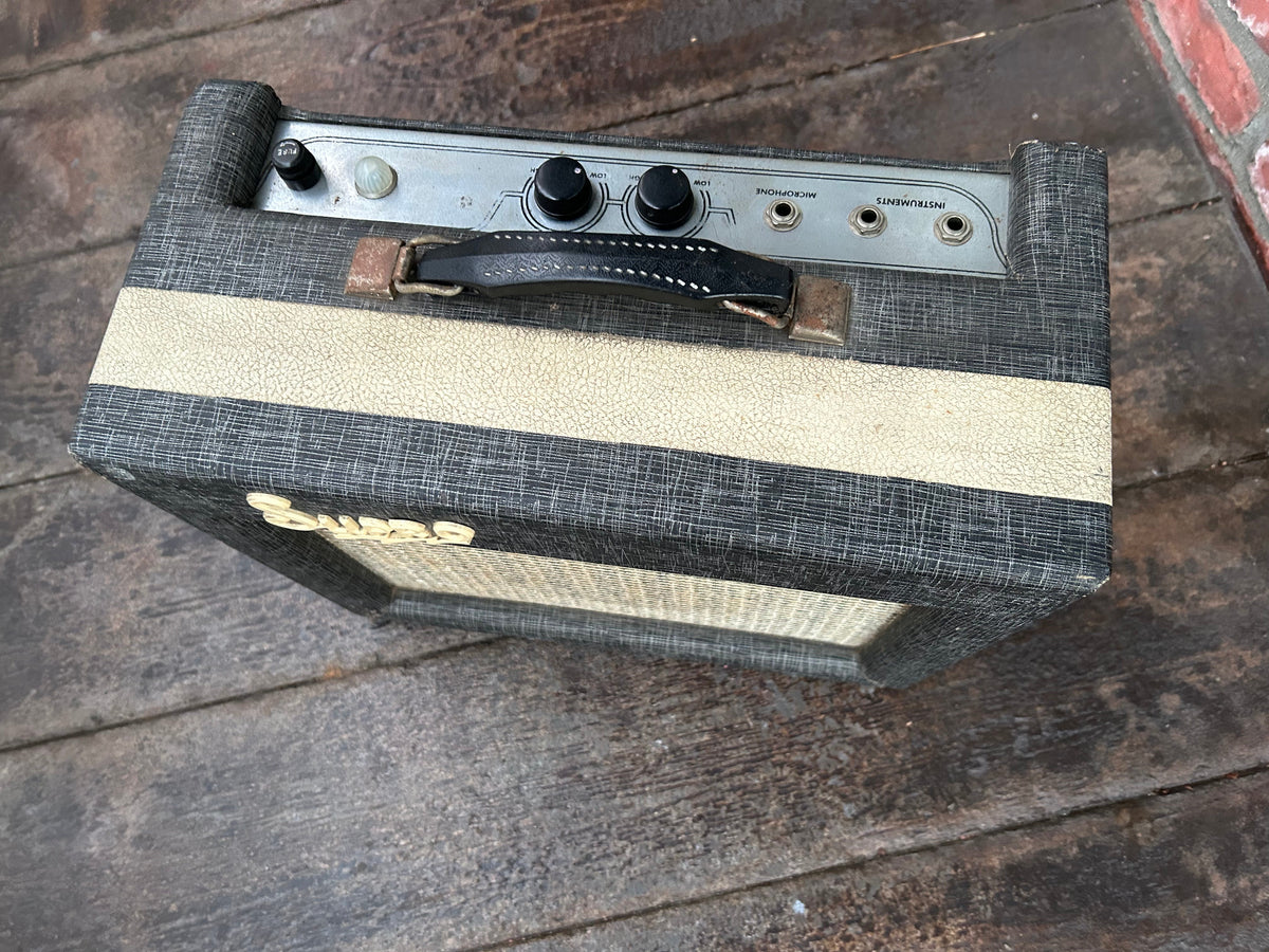 Supro Amplifier Model 1616 – Moze Guitars
