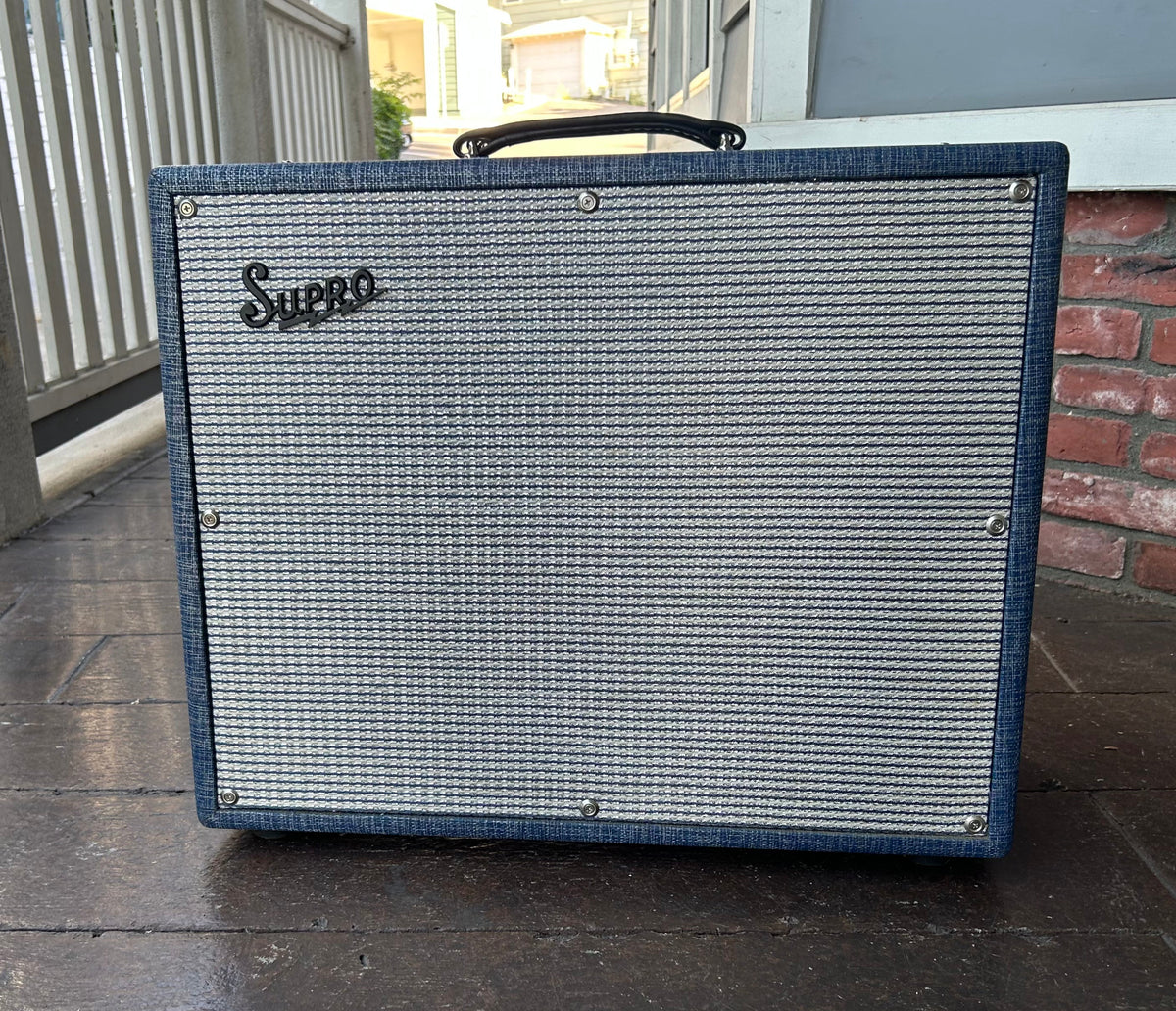 Supro Thunderbolt S6420 – Moze Guitars